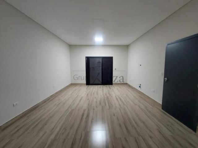 Oportunidade Casa sobrado com piscina Villa Branca Jacareí 5 Dormitórios 500m²