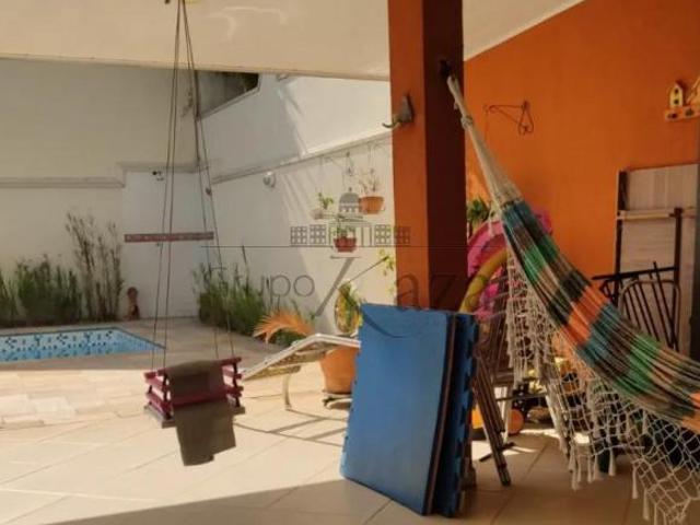 Oportunidade, Casa Sobrado, Condomínio Altos da Serra V, Urbanova, 4 Quartos, Área Gourmet, Piscina