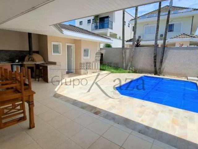 Oportunidade, Casa Sobrado, Condomínio Floradas da Serra, Urbanova, 3 Quartos, Área Gourmet, Piscina