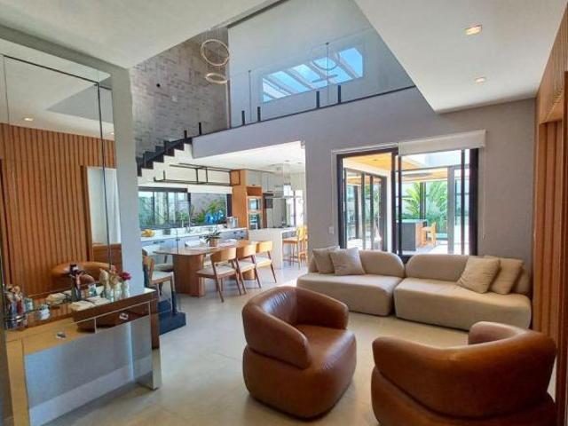 Oportunidade, Casa Sobrado, Condomínio Monte Carlo Urbanova Sjc, 3 Quartos, Área Gourmet com Piscina