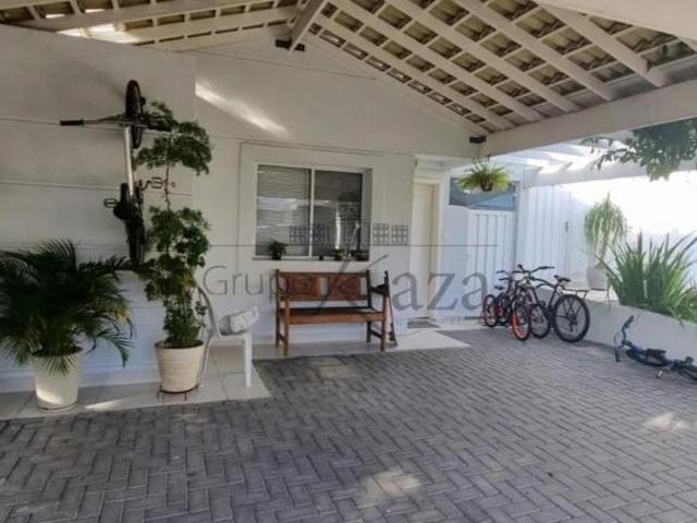 Oportunidade Casa Sobrado Condomínio Residence Club Villa Branca 102,00m² Estuda Permuta