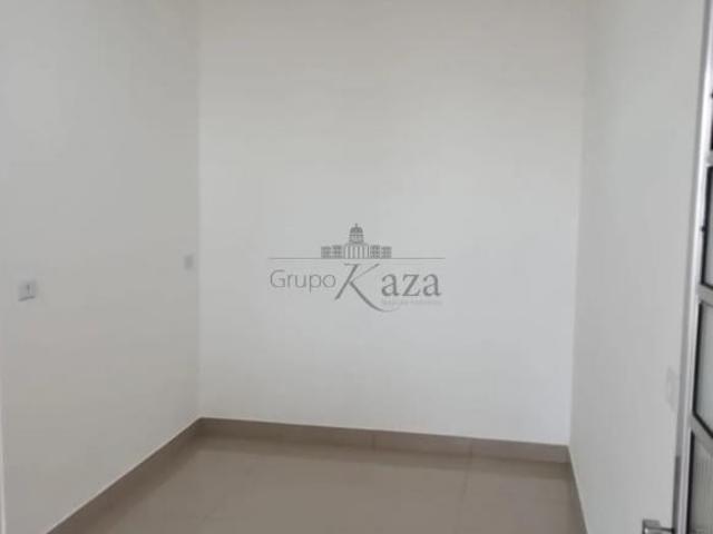 Oportunidade Casa Sobrado de Fundos Residencial São Francisco 2 Dormitórios 68m²