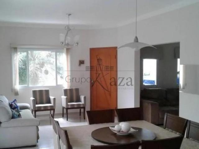 Oportunidade Casa Sobrado em Condomínio Altos da Serra VI 5 Dormitórios 250m²