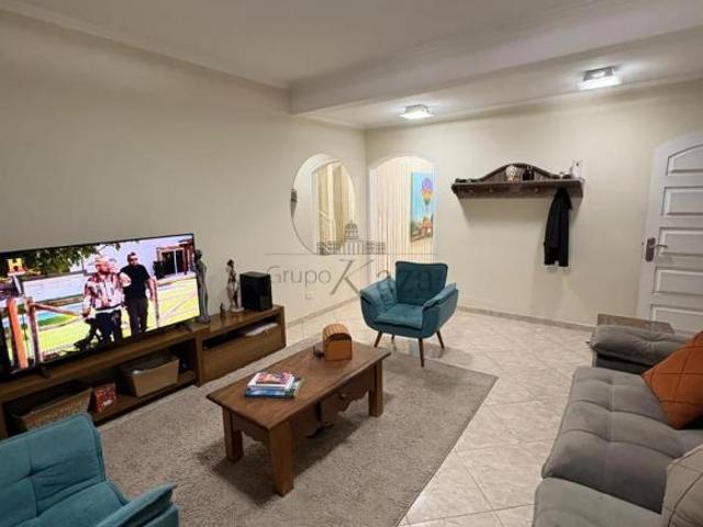 Oportunidade Casa Sobrado Jardim Terras do Sul 2 Dormitórios 250m²