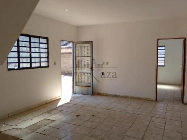 Oportunidade Casa Sobrado Jardim Torrão de Ouro 8 Dormitórios 250m²