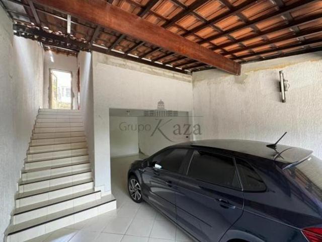 Oportunidade Casa Sobrado Jardim das Industrias 3 Dormitórios 150m²