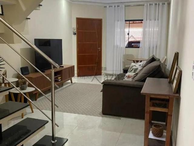 Oportunidade Casa Sobrado Jardim das Indústrias 3 Dormitórios 160m²