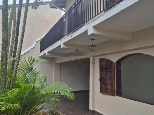 Oportunidade Casa Sobrado Jardim das Indústrias 3 Dormitórios 175m²