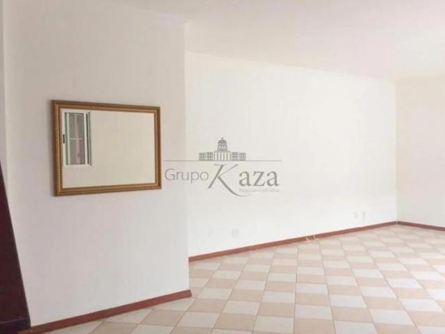 Oportunidade Casa Sobrado Jardim das Industrias 3 Dormitórios 130m² Estuda Permuta