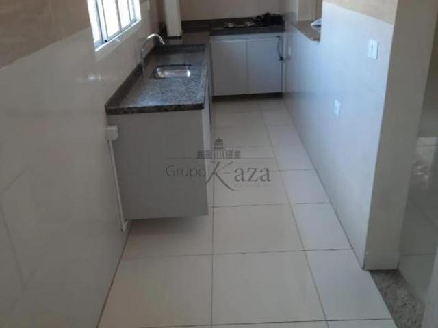Oportunidade Casa Sobrado Jardim Santa Inês III 4 Dormitórios 125m². Estuda permuta