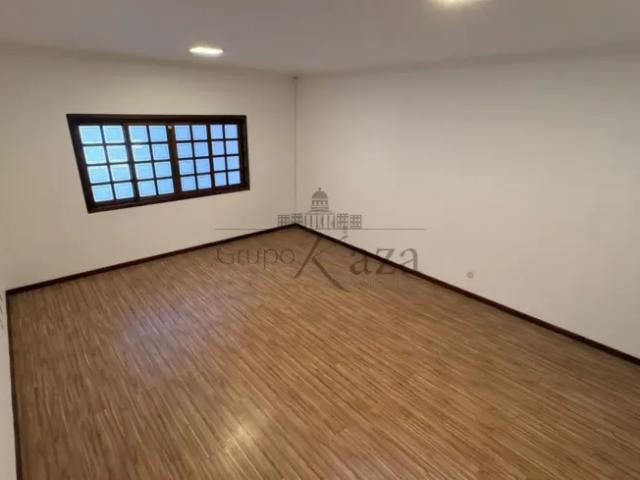 Oportunidade Casa Sobrado Residencial De Ville 4 Dormitórios 200m²