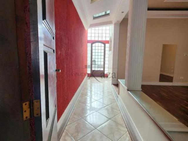 Oportunidade Casa Sobrado Vila Tesouro 4 Dormitórios 228,90m²