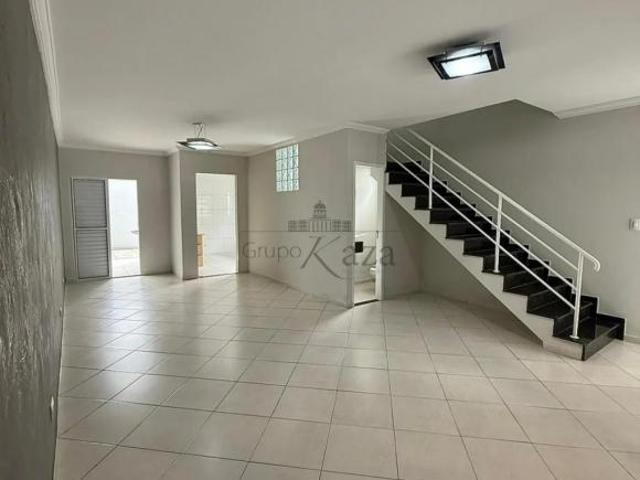 Oportunidade Casa Sobrado Villa Branca 3 Dormitórios 168m²