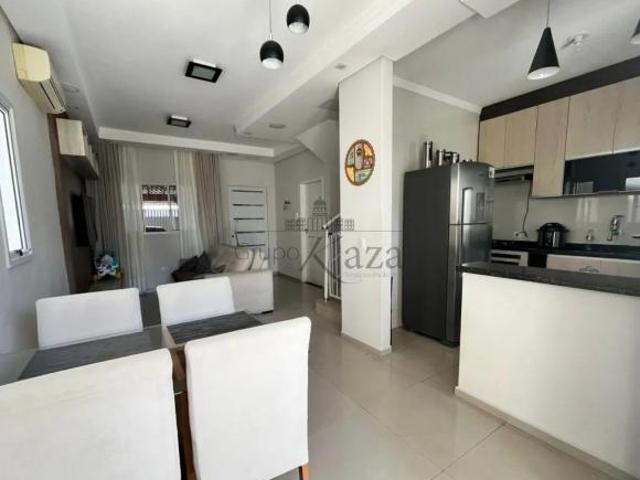 Oportunidade Casa Sobrado Villa Branca Jacareí 3 Dormitórios uma suíte 162m²