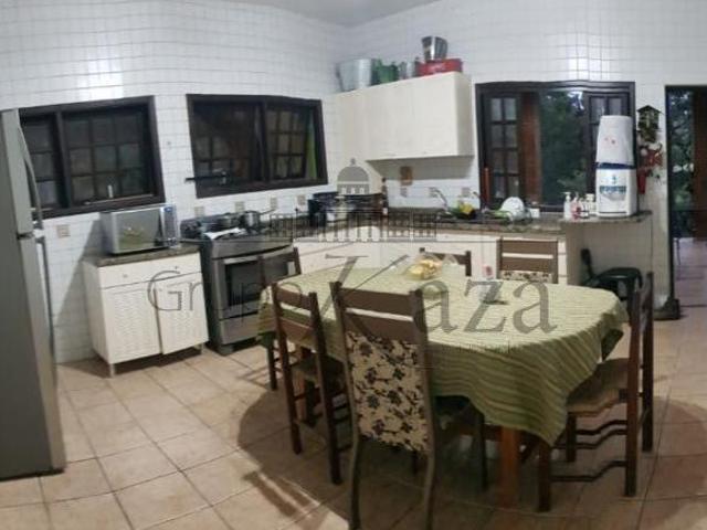 Oportunidade Chácara Chácara Itamarati Caçapava 4 Dormitórios 8.130m²
