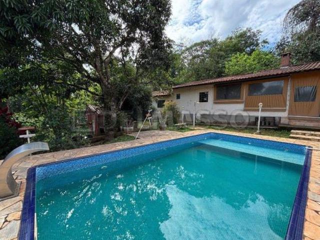 OPORTUNIDADE: Chácara Completa 1.200m² de Terreno!