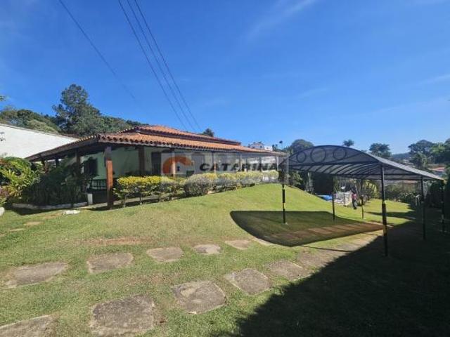 Oportunidade: Chácara formada com fácil acesso à rodovia castelo branco em condomínio fechado!