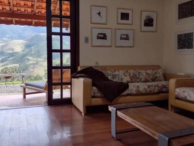 Oportunidade Chácara Santa Barbara 4 Dormitórios 240m²
