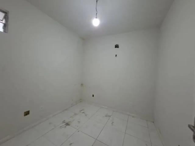 Oportunidade! Alugo Lojão com escritório, 400 m2 no Lucaia / Rio Vermelho