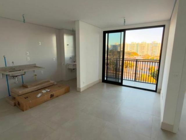 Oportunidade Apartamento 2 quartos, suite com 60 m², varanda, fachada sul, vista livre, garagem