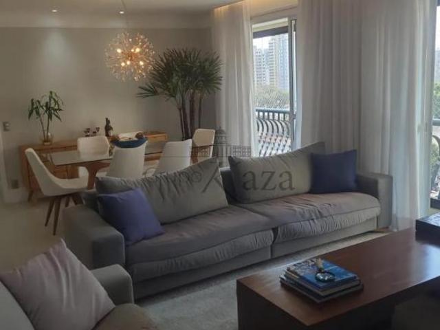 Oportunidade Apartamento Condomínio Chateau D. Avignon Perdizes 4 Dormitórios 158m²