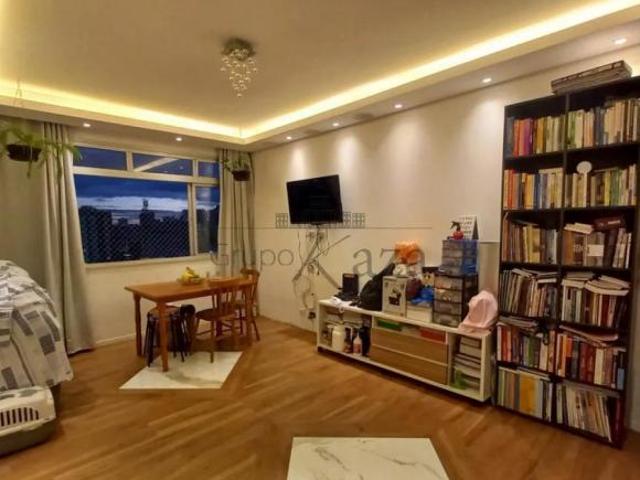 Oportunidade Apartamento Centro Edifício Jerônimo Carnevalli 2 Dormitórios 97m²