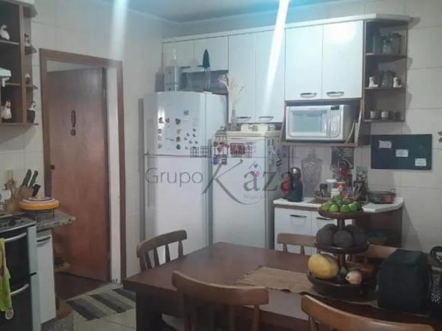 Oportunidade Apartamento Centro Residencial Por do Sol 4 Dormitórios 164m²