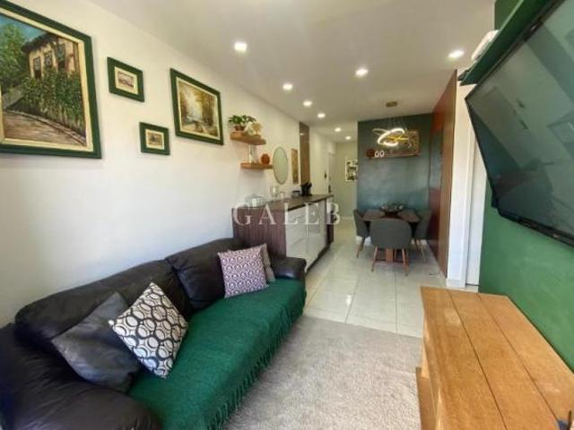 Oportunidade! Apartamento à venda Jd Cerejeiras: 02 quartos, 01 suíte, 2 salas, 1 vaga de garagem!