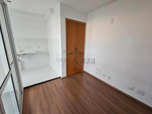 Oportunidade Apartamento Bosque Paratehy Residencial Colinas do Paratehy 3 Dormitórios 64