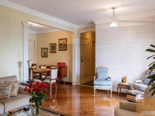 Oportunidade! Apartamento em Moema de 217m2 São Paulo SP 4 Quartos, 5 WCs e 3 vagas!