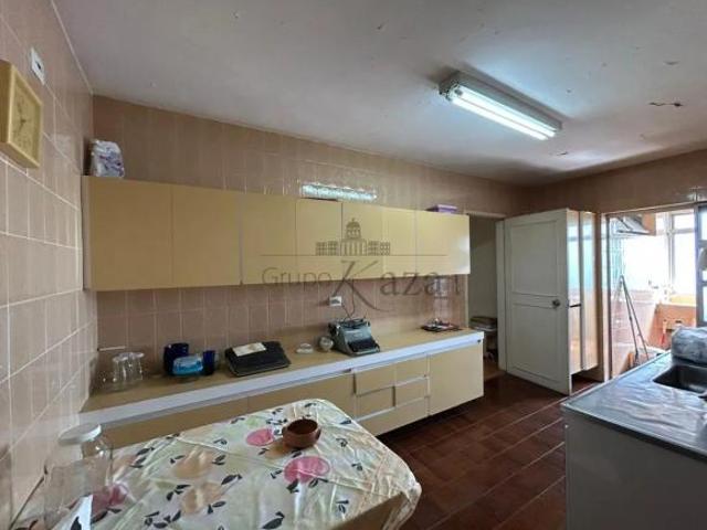 Oportunidade Apartamento Jardim Apolo Edifício Netuno 3 Dormitórios 129,23m²