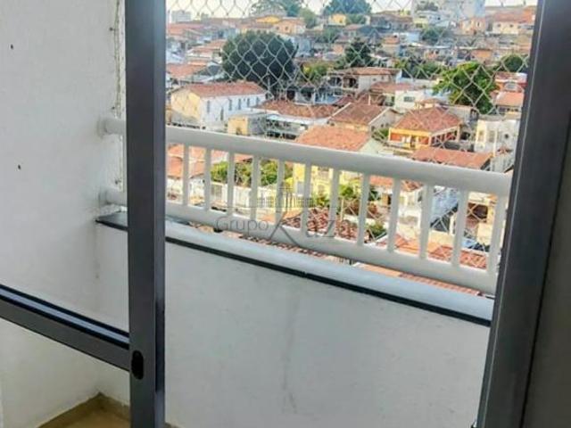 Oportunidade Apartamento Jardim das Indústrias Condomínio Vila Inglesa 3 Dormitórios 70m²