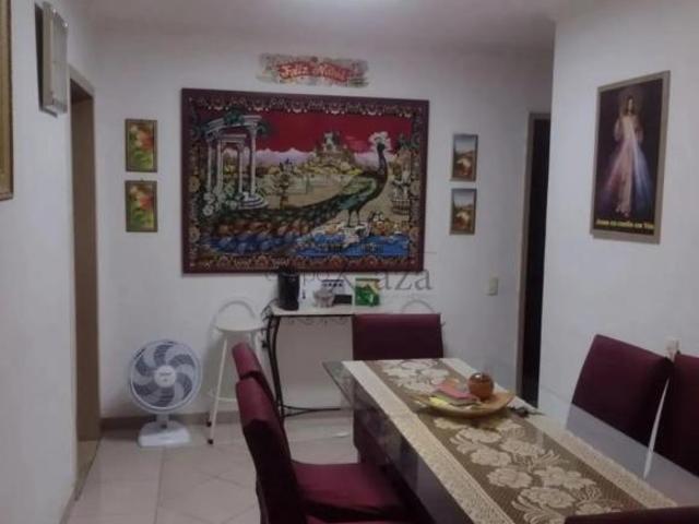 Oportunidade Apartamento Monte Castelo Edifício Gênova 2 Dormitórios 70m²
