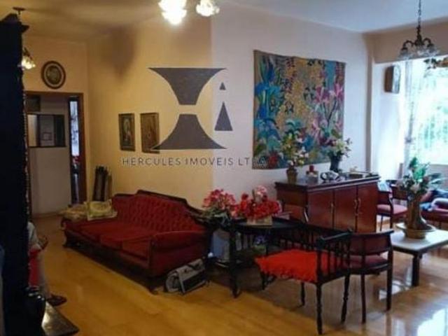 OPORTUNIDADE APARTAMENTO NO CENTRO COM GARAGEM