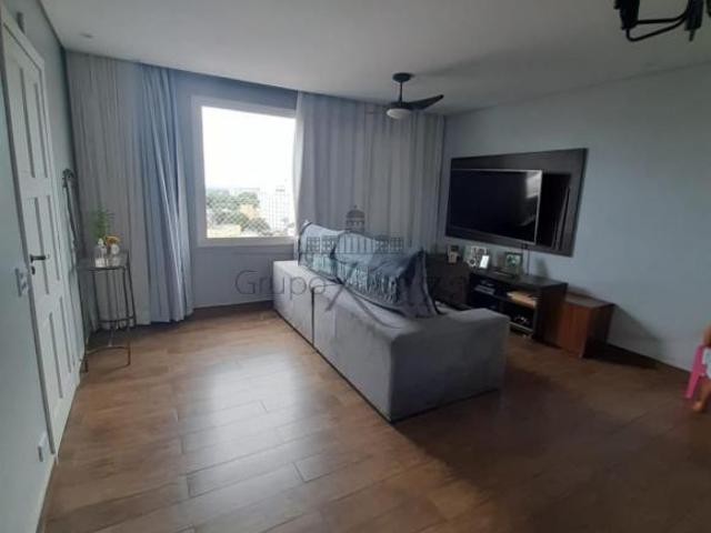 Oportunidade, Apartamento no Centro Sjc, Condomínio Dias Aguiar, 3 Dormitórios, 108m, Reformado