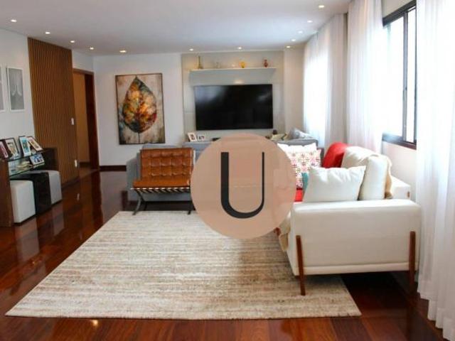 Oportunidade: Apartamento totalmente reformado com 280 m², 4 dorm 3 suites e 3 vagas à venda no
