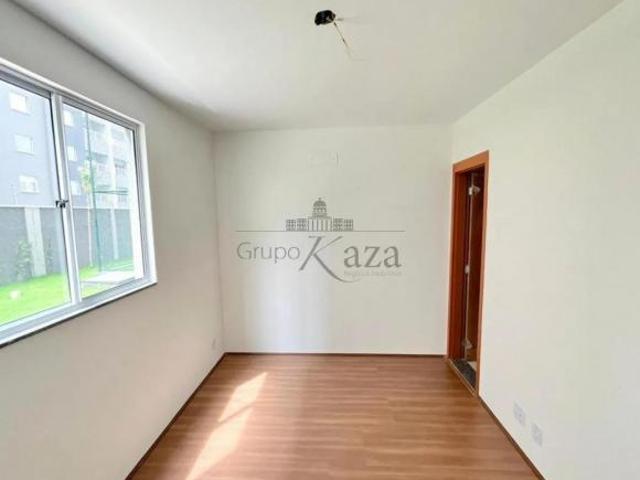 Oportunidade Apartamento Térreo Millennium São José Parque Residencial Flamboyant 2 Dor