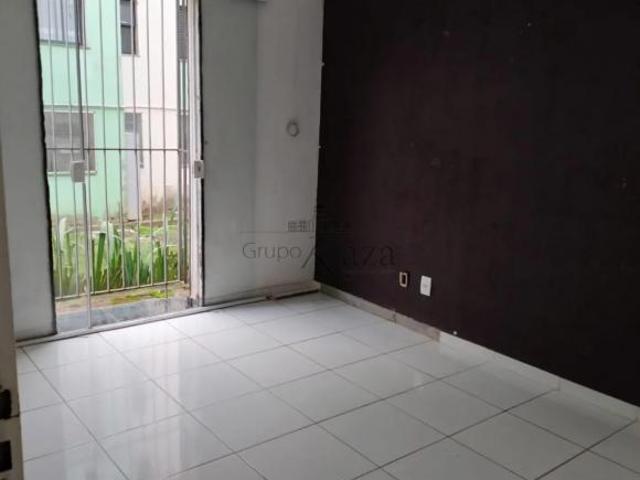 Oportunidade Apartamento Térreo Bosque dos Eucaliptos Conjunto Residencial Primavera 2 Dormi