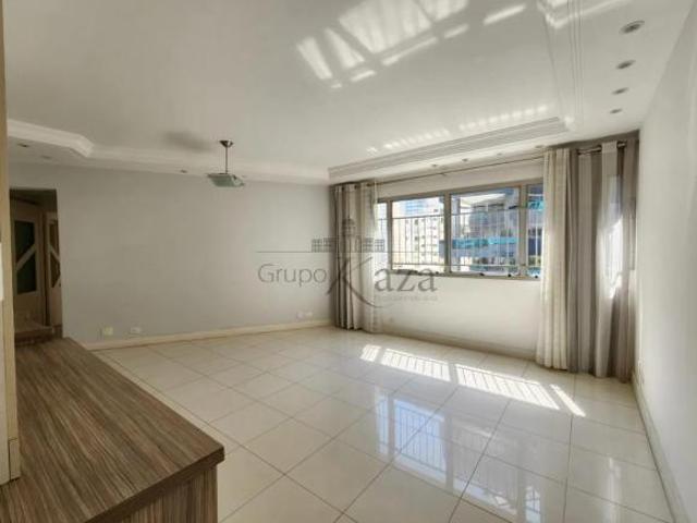 Oportunidade Apartamento Vila Adyana Edifício Cabo Kennedy 3 Dormitórios 92m²