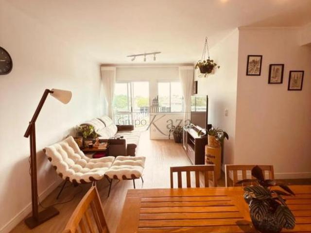 Oportunidade Apartamento Vila Adyana Edifício DeVille 3 Dormitórios 105m²