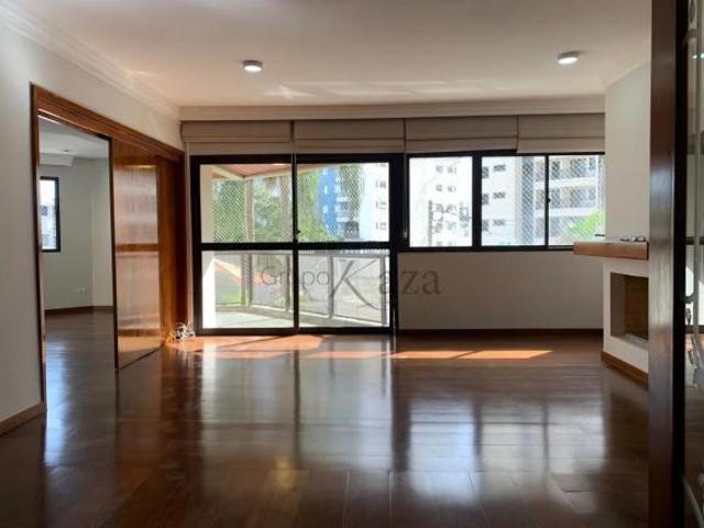 Oportunidade Apartamento Vila Adyana Mansão PortoBello 4 Dormitórios 178m²