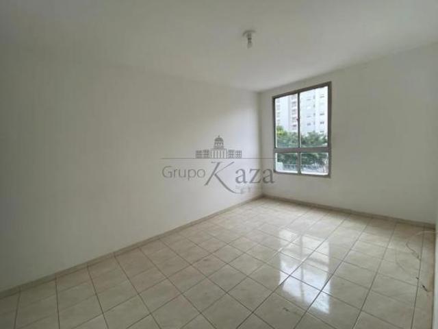 Oportunidade Apartamento Vila Adyana Residencial King Arthur 3 Dormitórios 60m²