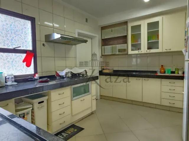 Oportunidade Apartamento Vila Ema Residencial Solar da Colina 4 Dormitórios 187m²