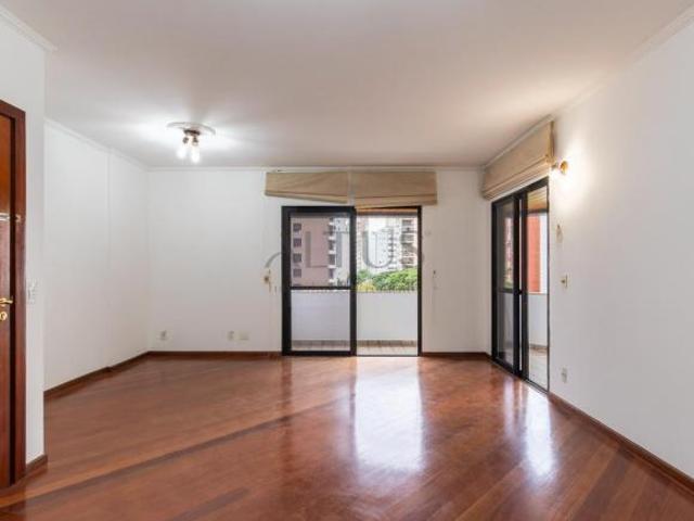 Oportunidade! Belo apartamento com mais de 150 m² para Retrofit no Cambuí – Camp