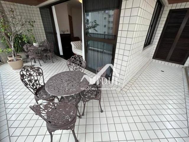 Oportunidade de 3 suítes, Sala para 3 ambientes, Varanda e Vista Livre no Miolo do Gonzaga, Prédio c