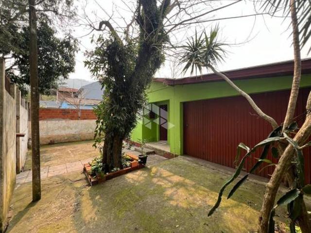 Oportunidade de Compra: Casa com Amplo Terreno no Bairro Chácara das Flores