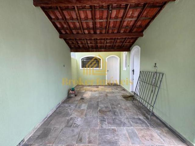 Oportunidade de casa no Centro da Cidade!