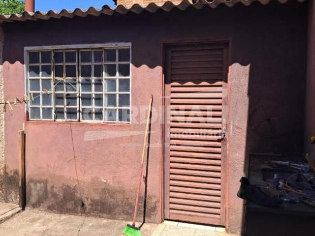 Oportunidade de investimento, casa com boa localização e preço de ocasião
