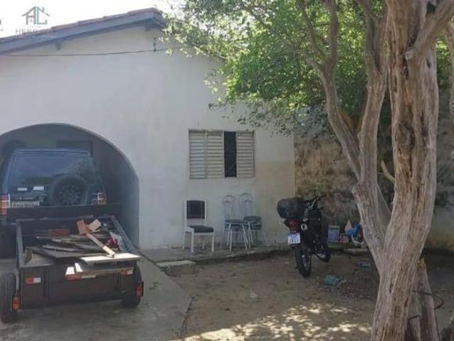 Oportunidade de Investimento – Casa com Edícula em Terreno de 300 m²