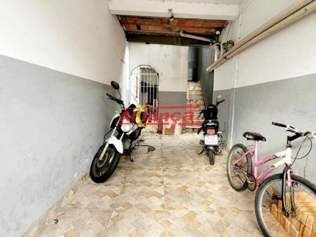Oportunidade de Investimento: Conjunto Residencial com 5 Casas + Ponto Comercial à Venda